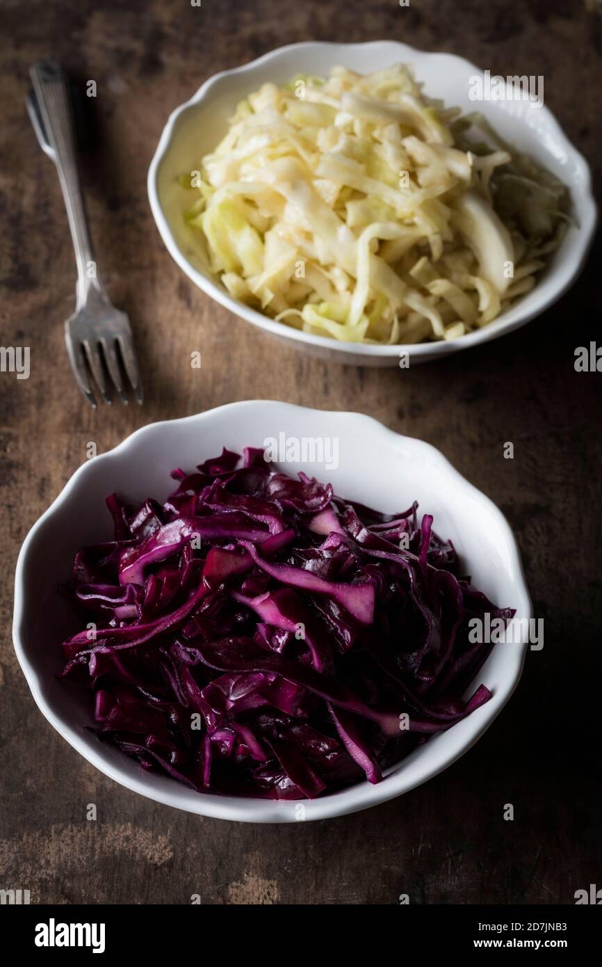 Red white cabbage hi-res stock photography and images - Alamy