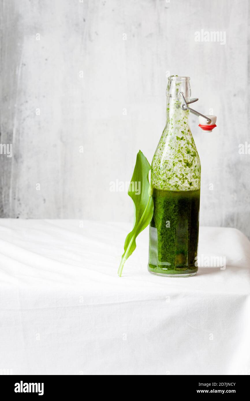 Ramson leaf hi-res stock photography and images - Alamy