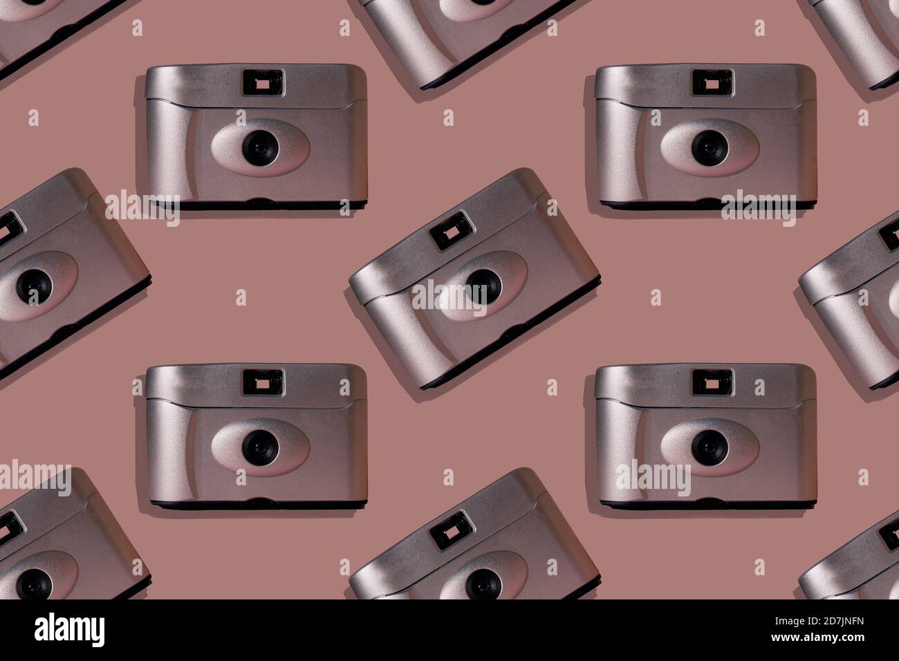 Retro cameras hi-res stock photography and images - Alamy