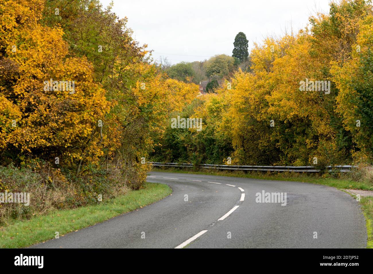 Bend road roads country hi-res stock photography and images - Alamy