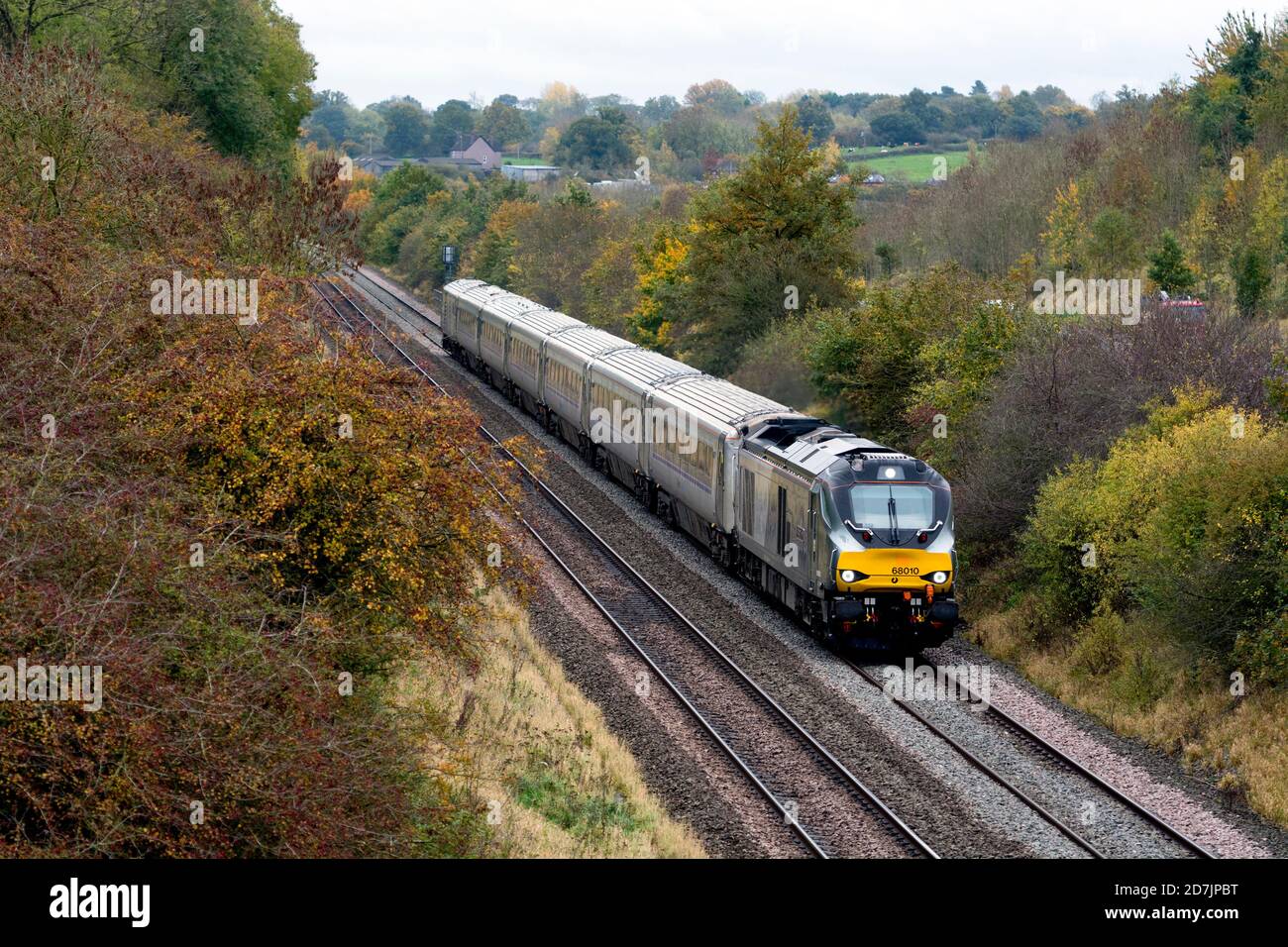 Class 68 diesel locomotive No. 68010 heads a Chiltern Railways Mainline ...