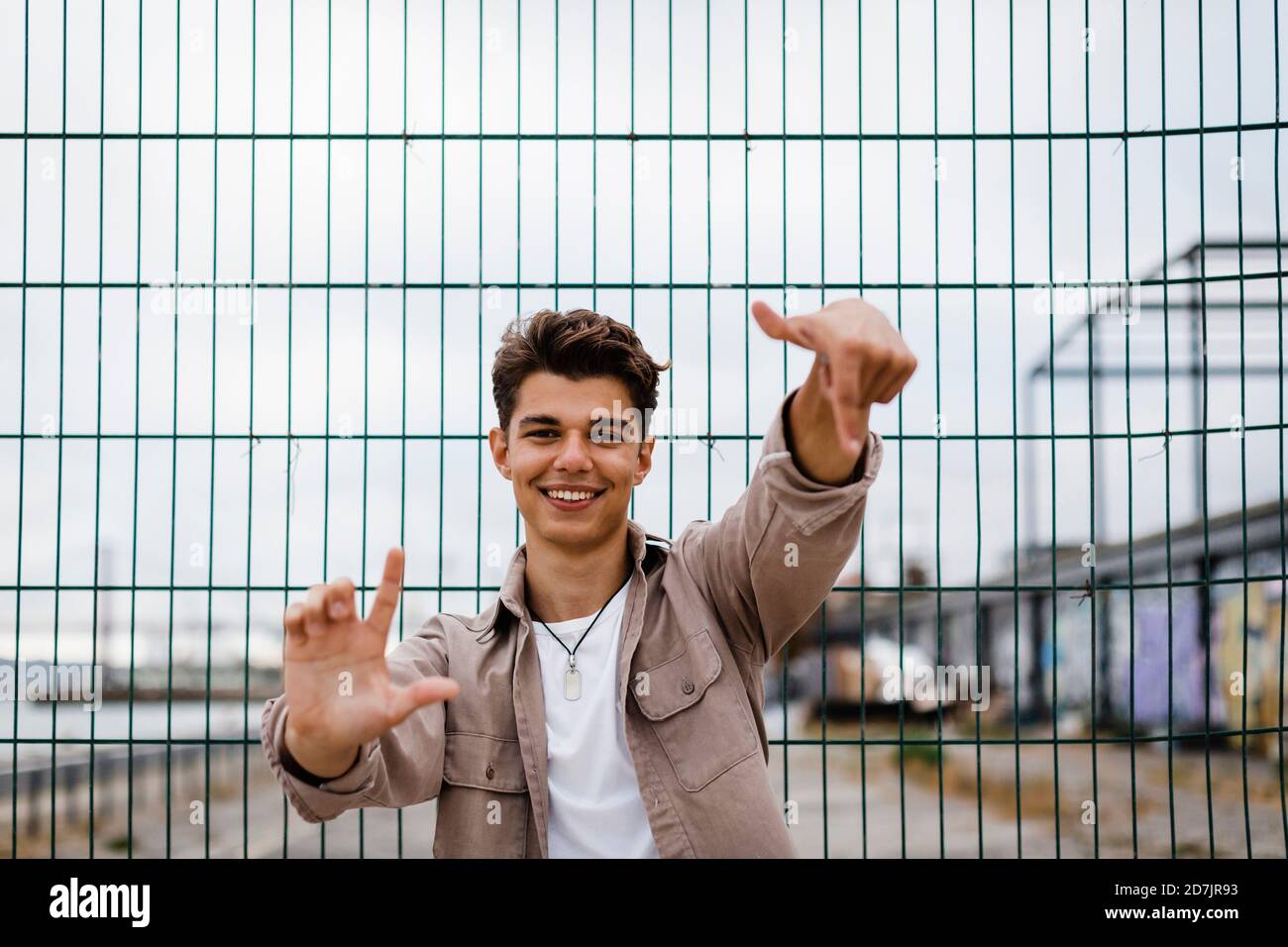 Hand signs hi-res stock photography and images - Alamy