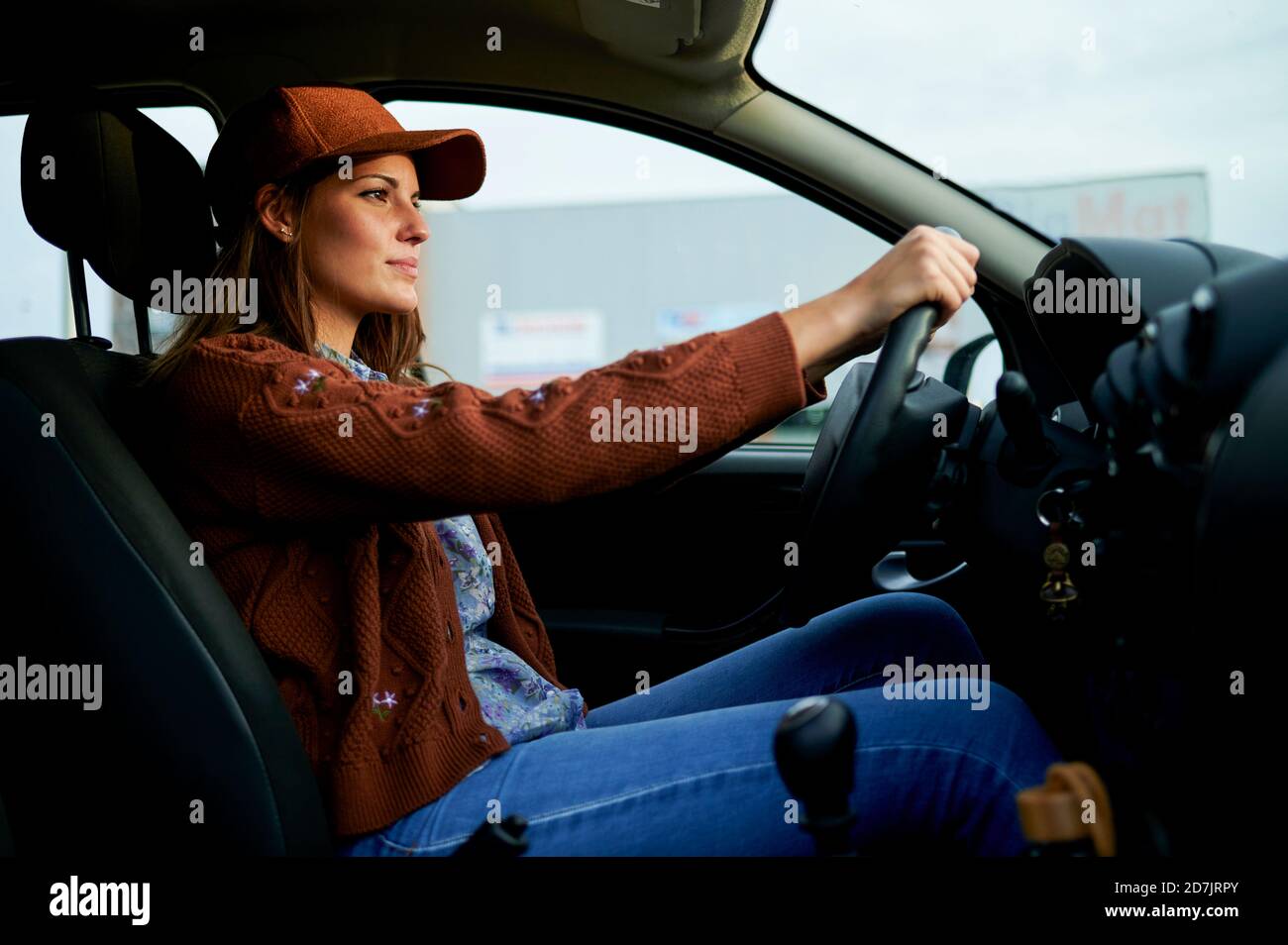 Car in city hi-res stock photography and images - Alamy