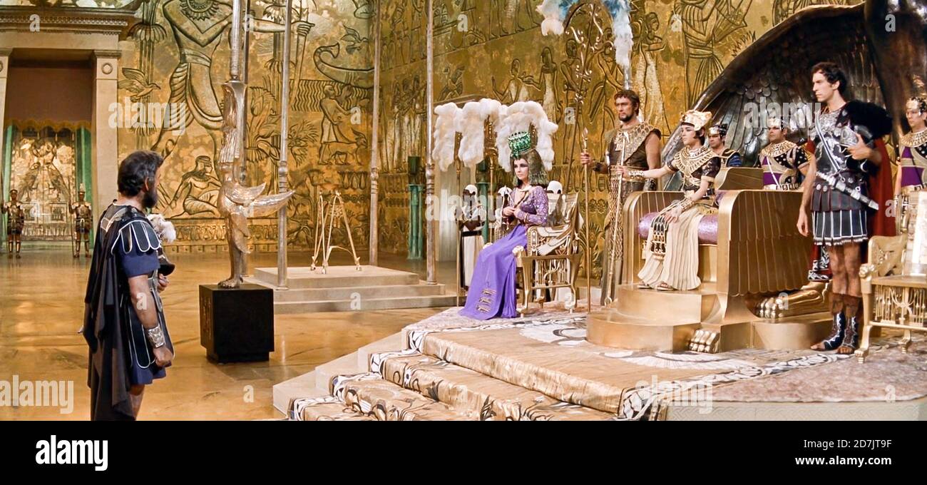 USA. Andrew Keir, Elizabeth Taylor, Cesare Danova, Kenneth Nash ...