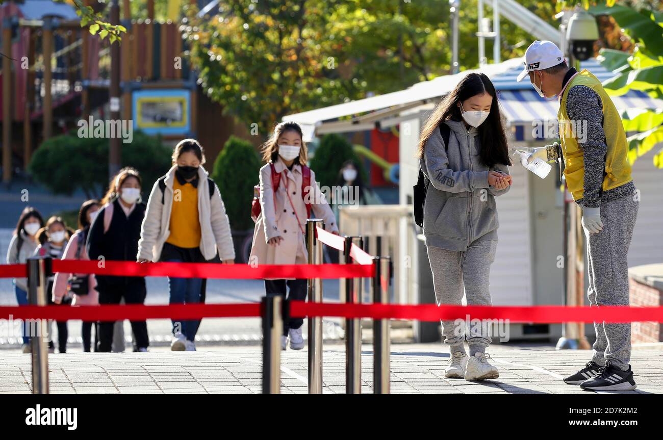 Seoul, South Korea. 23rd Oct, 2020. Children at Gajaeul Elementary ...