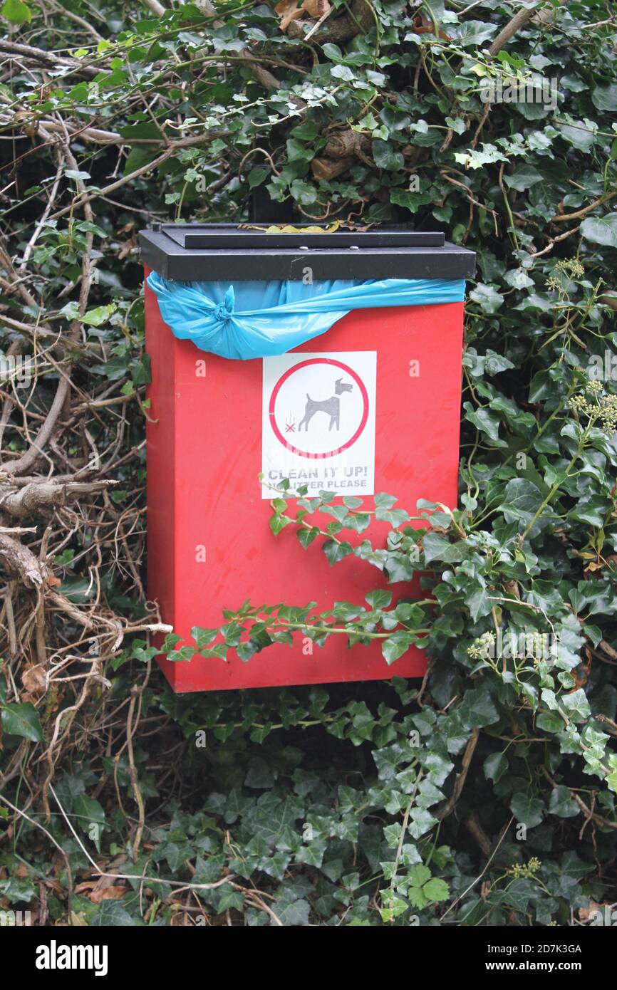 dog litter bin Stock Photo - Alamy
