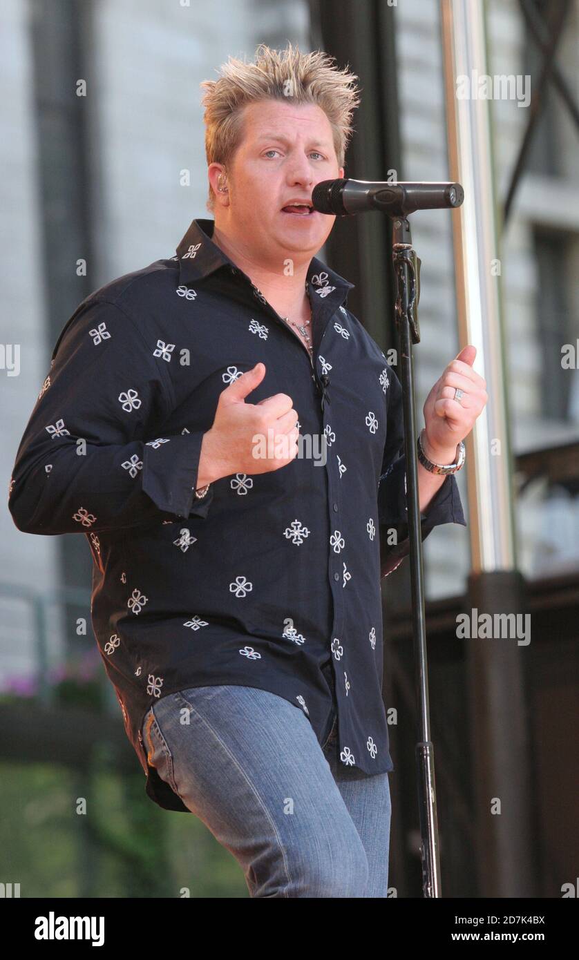 Rascal Flatts Lead Singer 2022