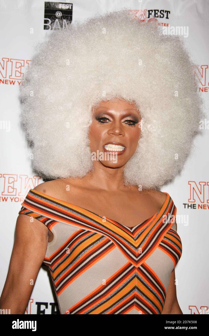 RuPaul arriving at the Newfest 2007 premiere of "Starrbooty" at AMC ...
