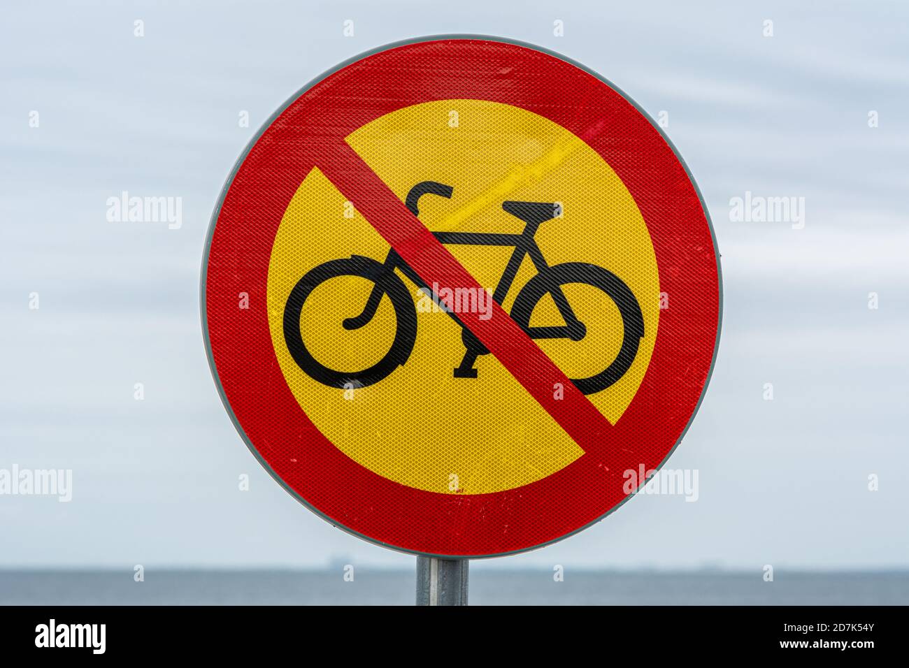 No bicycle allowed sign hi-res stock photography and images - Alamy
