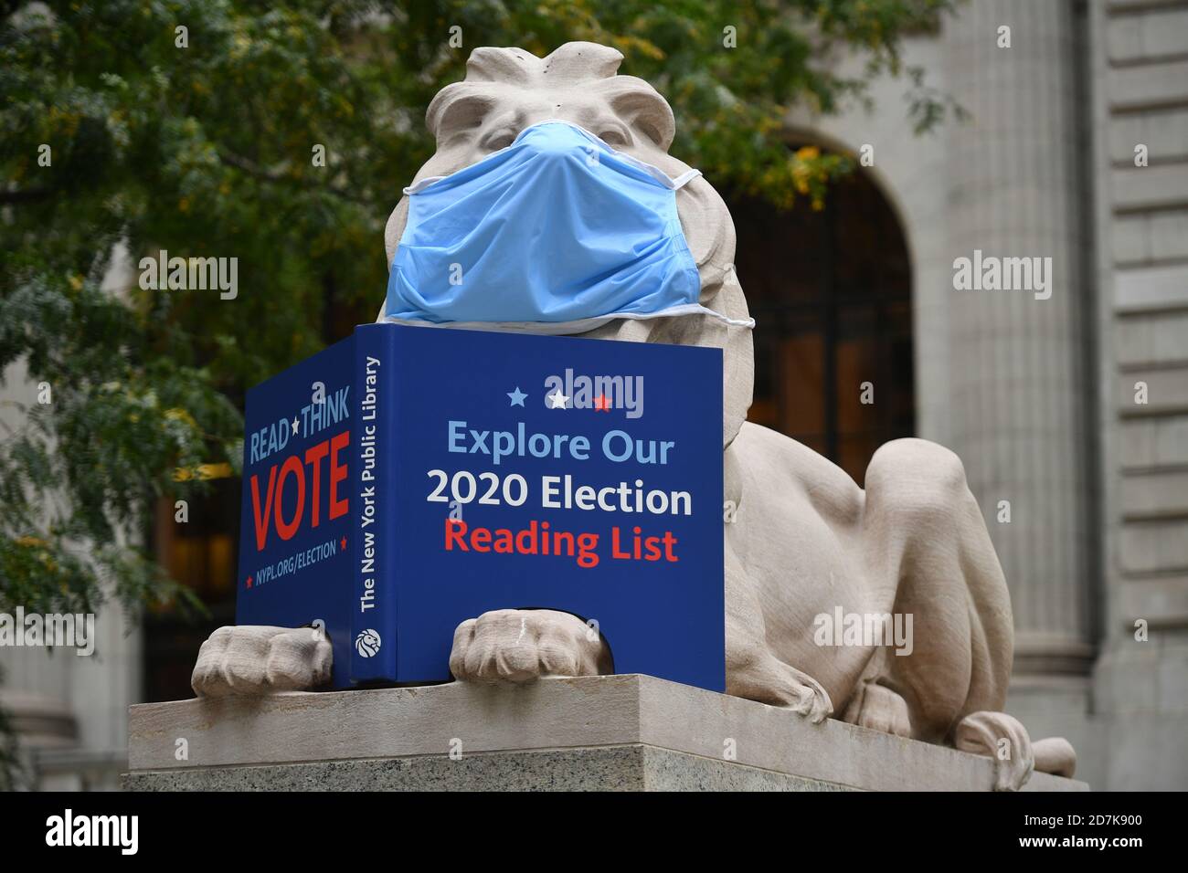 The New York Public Library lions, Patience and Fortitude, wear masks ...