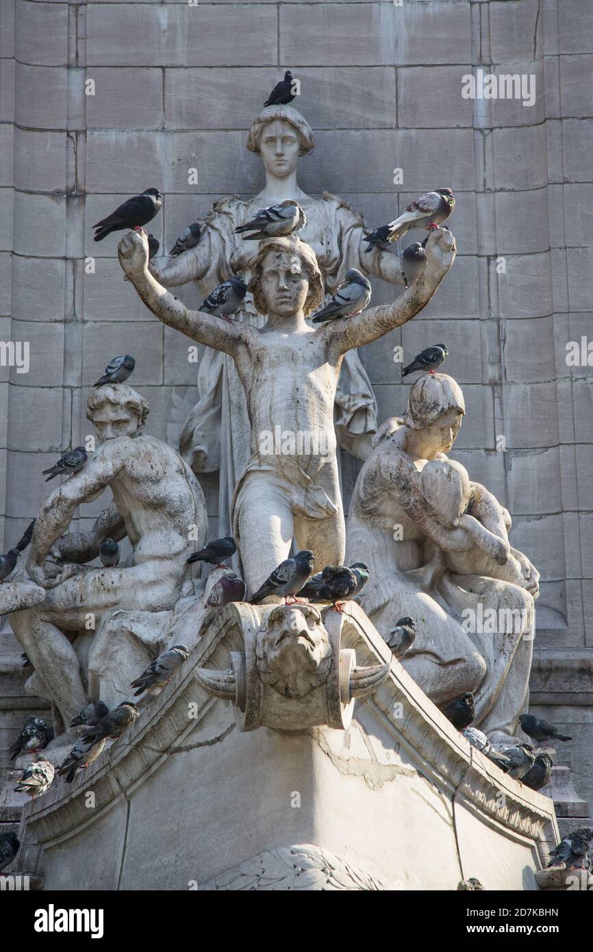Statues central park manhattan hi-res stock photography and images - Alamy