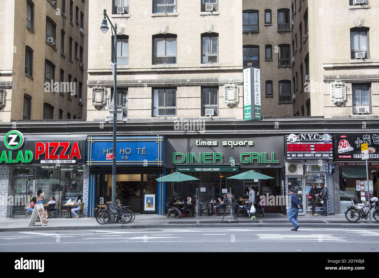 West 49th street new york hi-res stock photography and images - Alamy