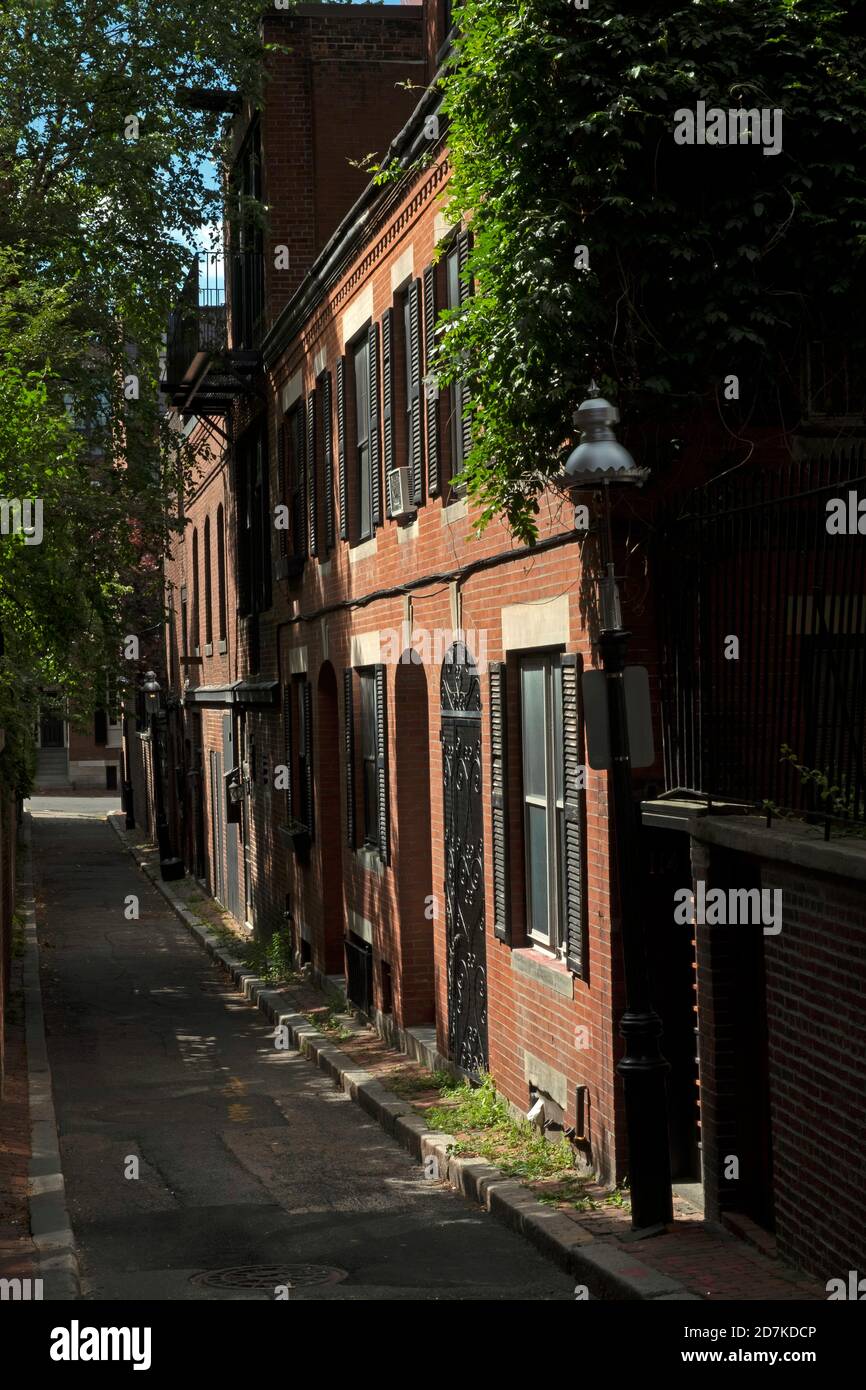 Private lane hi-res stock photography and images - Alamy