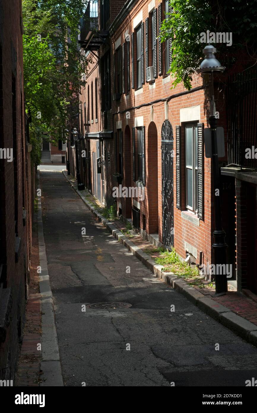 Private lane hi-res stock photography and images - Alamy