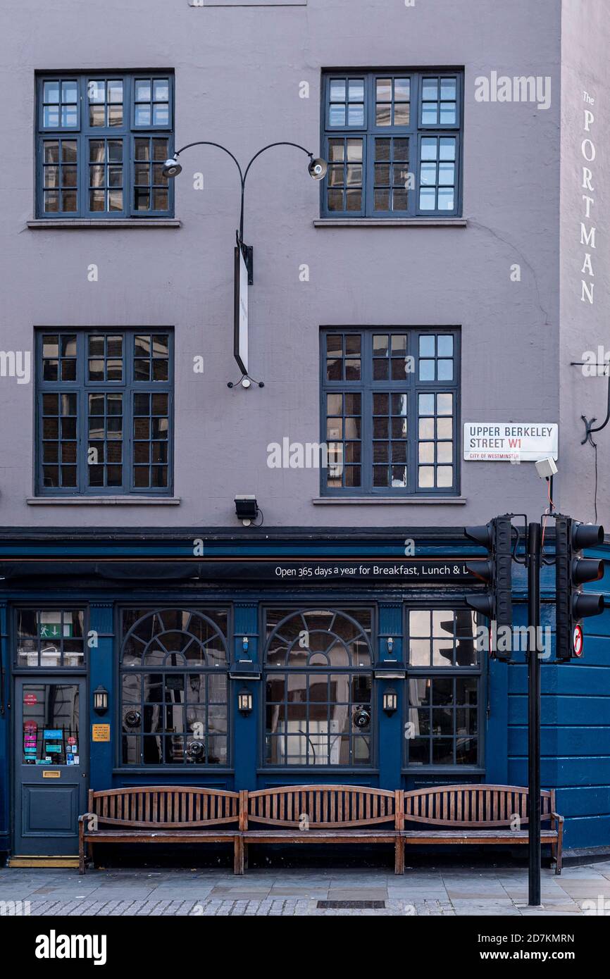 The portman pub hi-res stock photography and images - Alamy