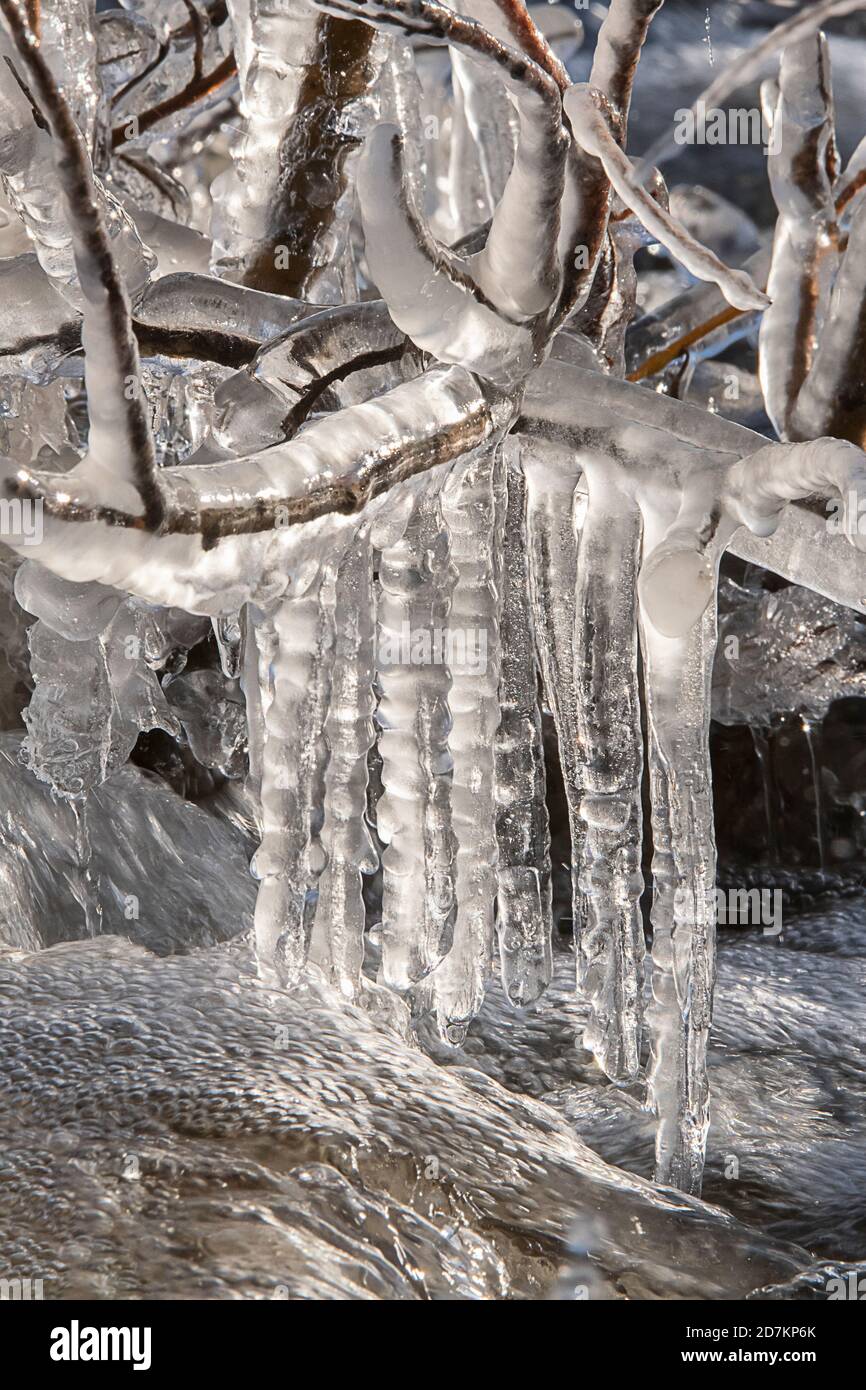 Iciciles hi-res stock photography and images - Alamy