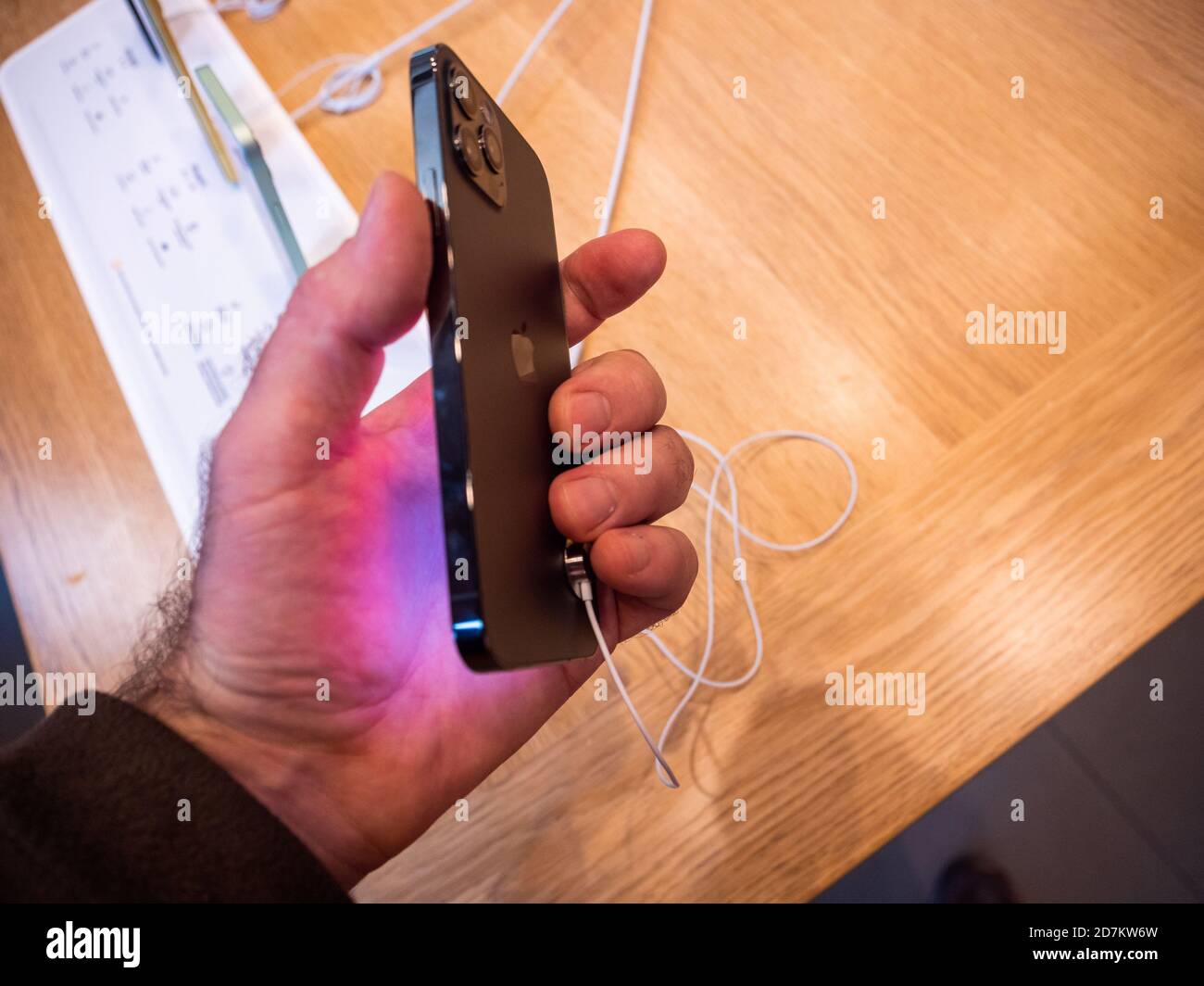 Side bezels hi-res stock photography and images - Alamy