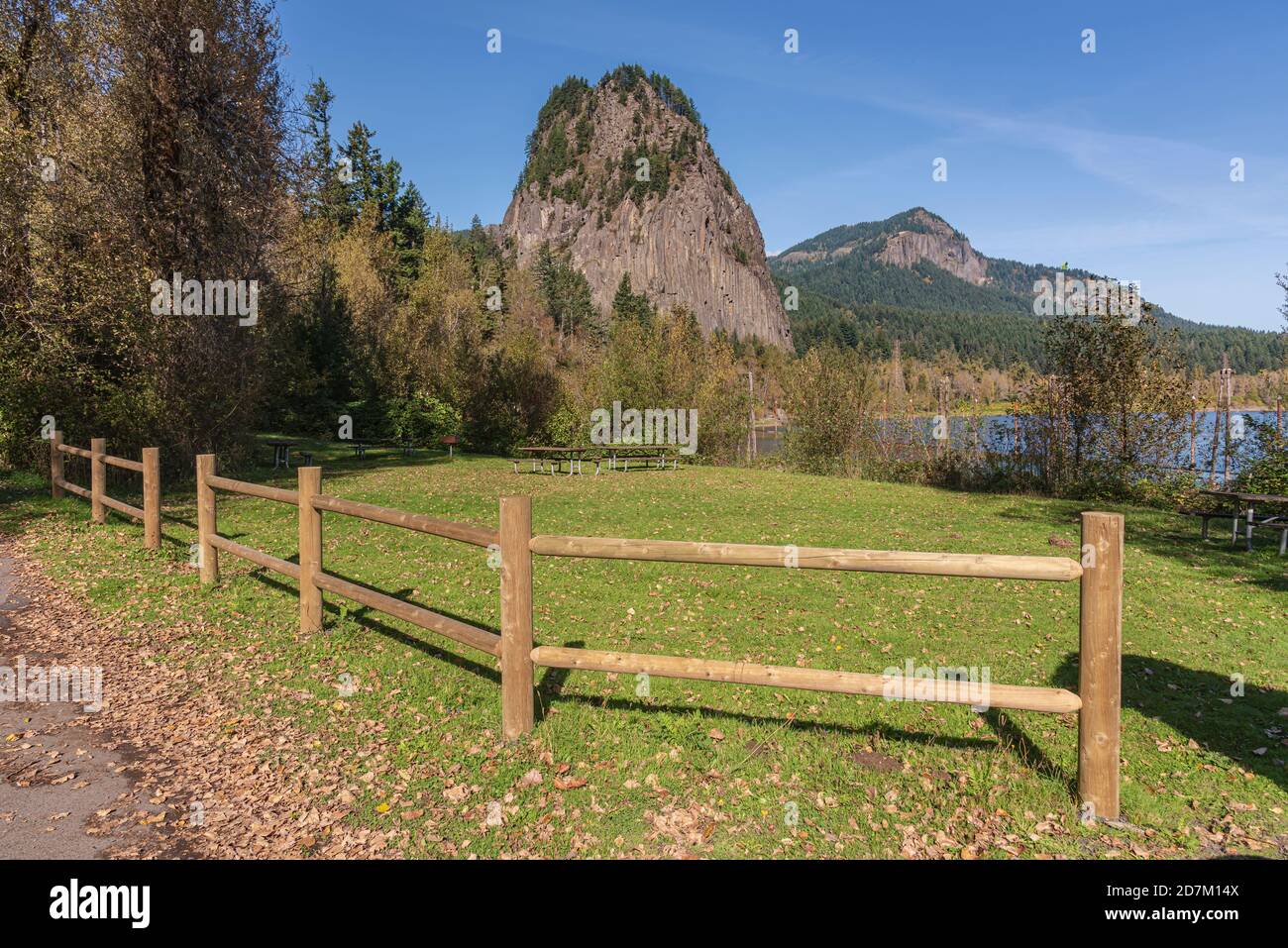 Beacon Rock Columbia River Gorge Washington state parks Stock Photo - Alamy