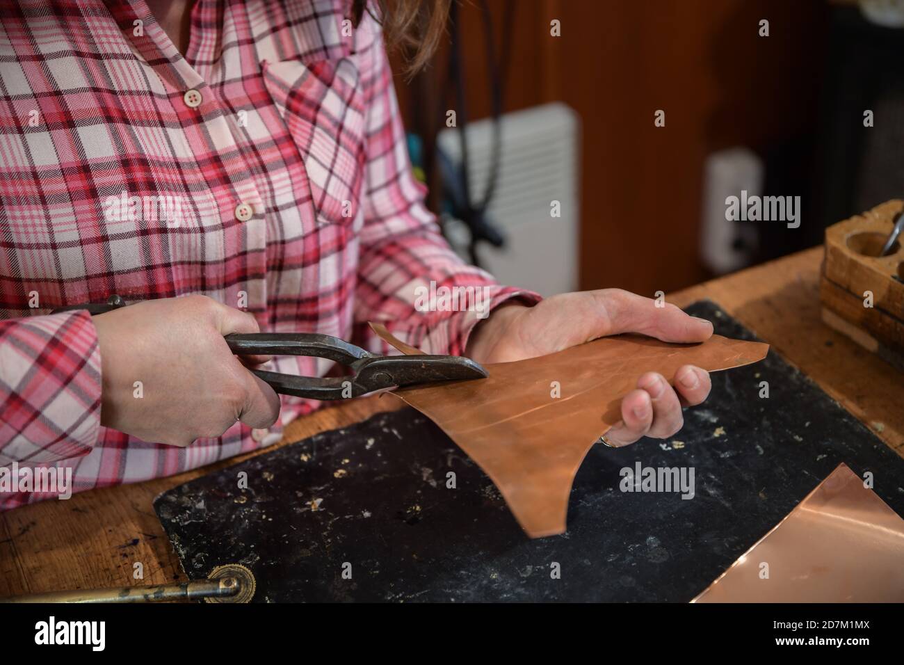 Designing copper utensils, the age old art of crafting copper wares ...