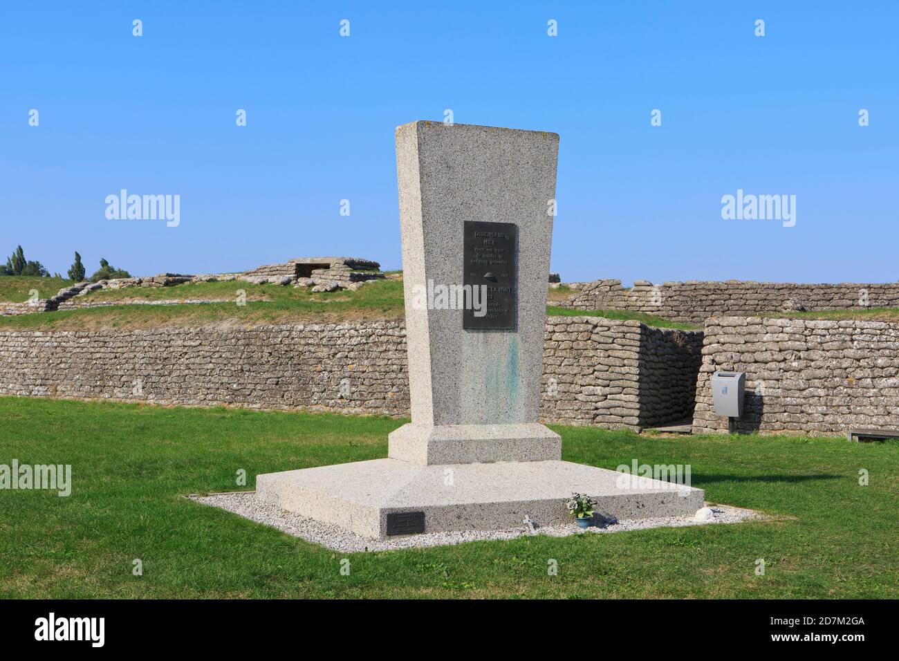 Commemorative plaque at the trenches at the Dodengang (Trench of Death ...
