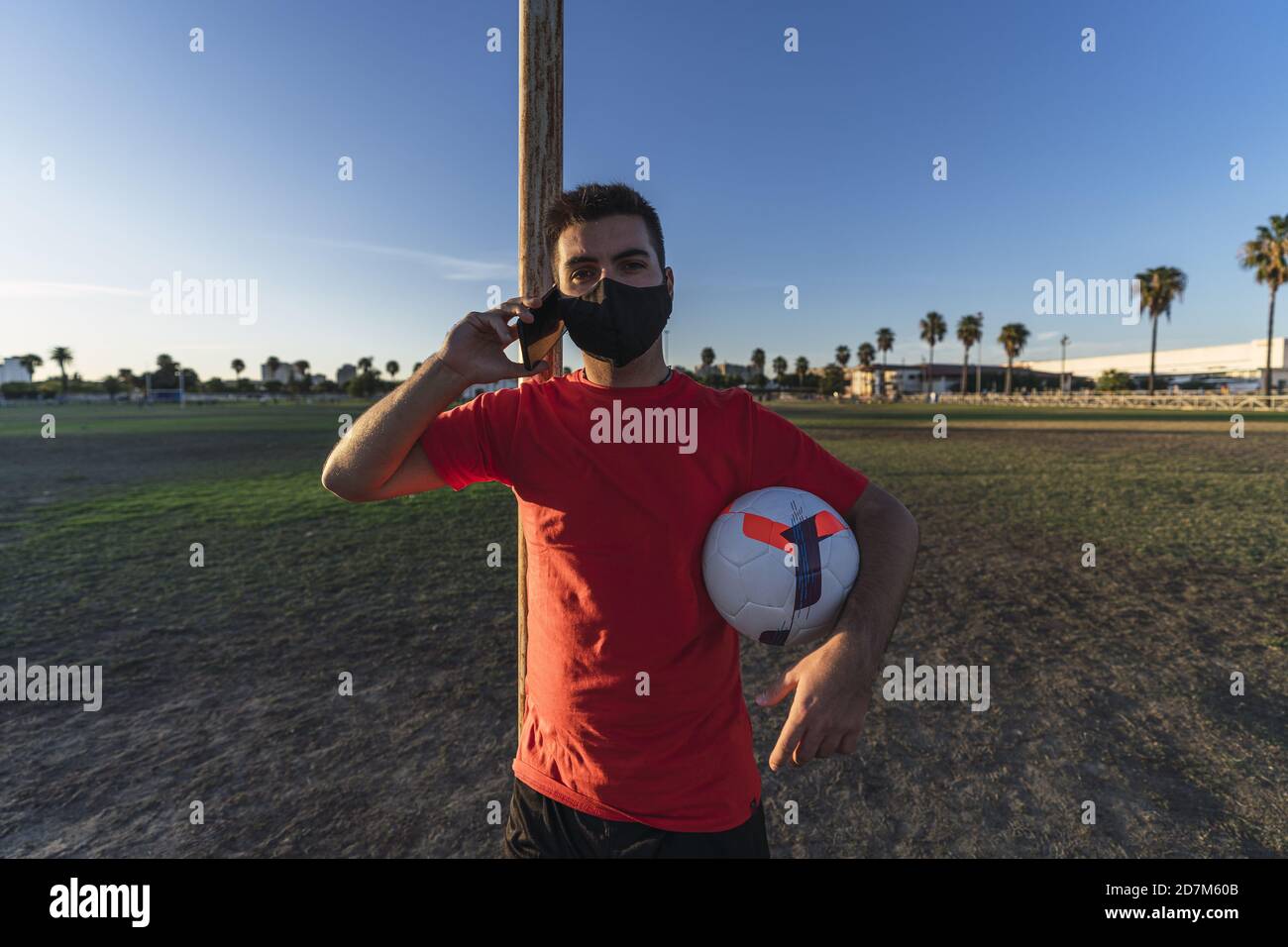 Footballer phone hi-res stock photography and images - Alamy