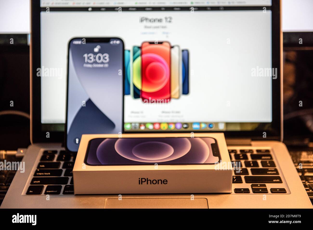 Iphone 12 Box High Resolution Stock Photography and Images - Alamy