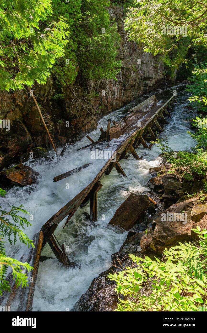 Hawk Lake Log Chute Kennisis Conservation Area Algonquin Highlands ...