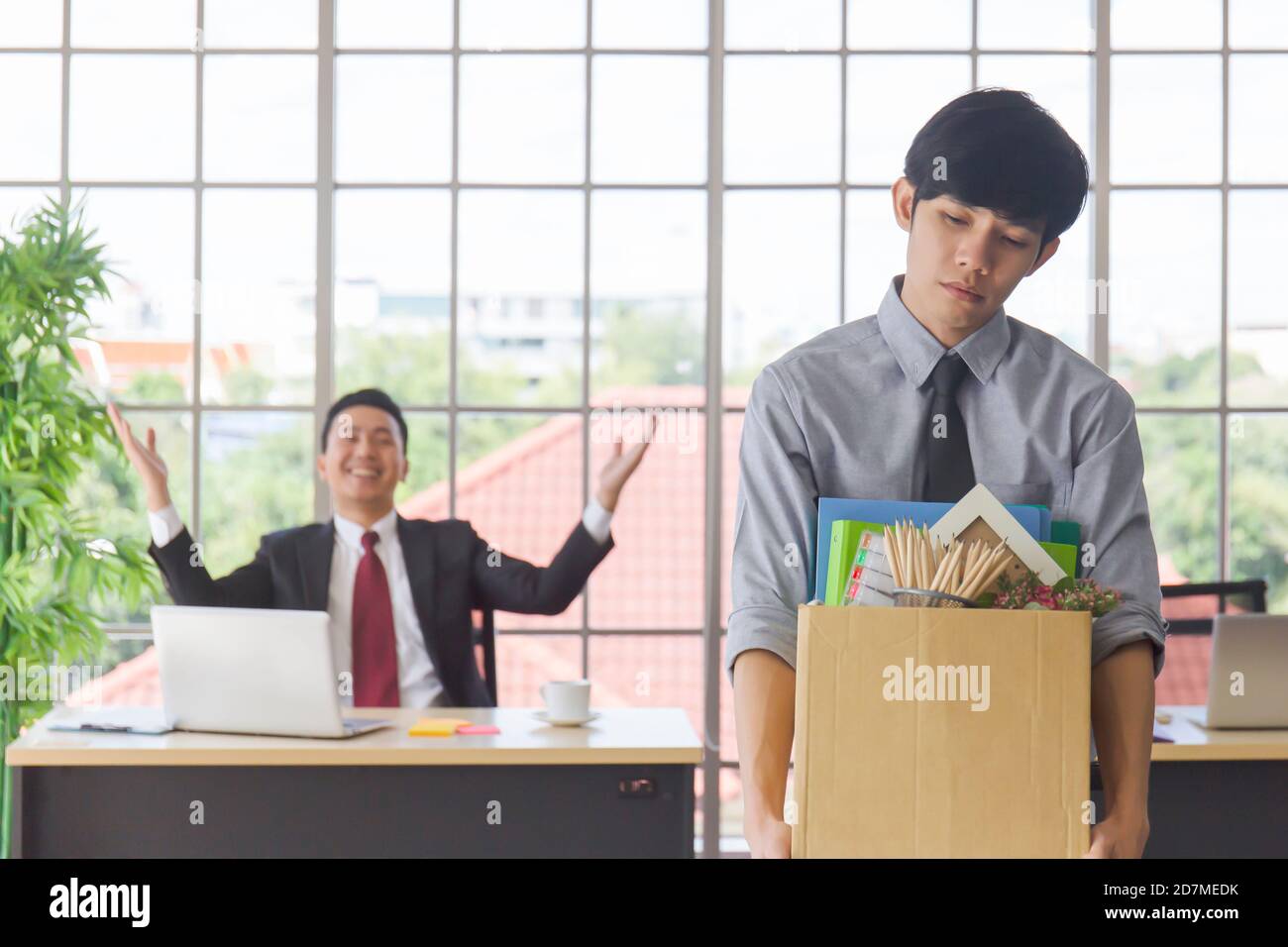 Office in a box hi-res stock photography and images - Alamy