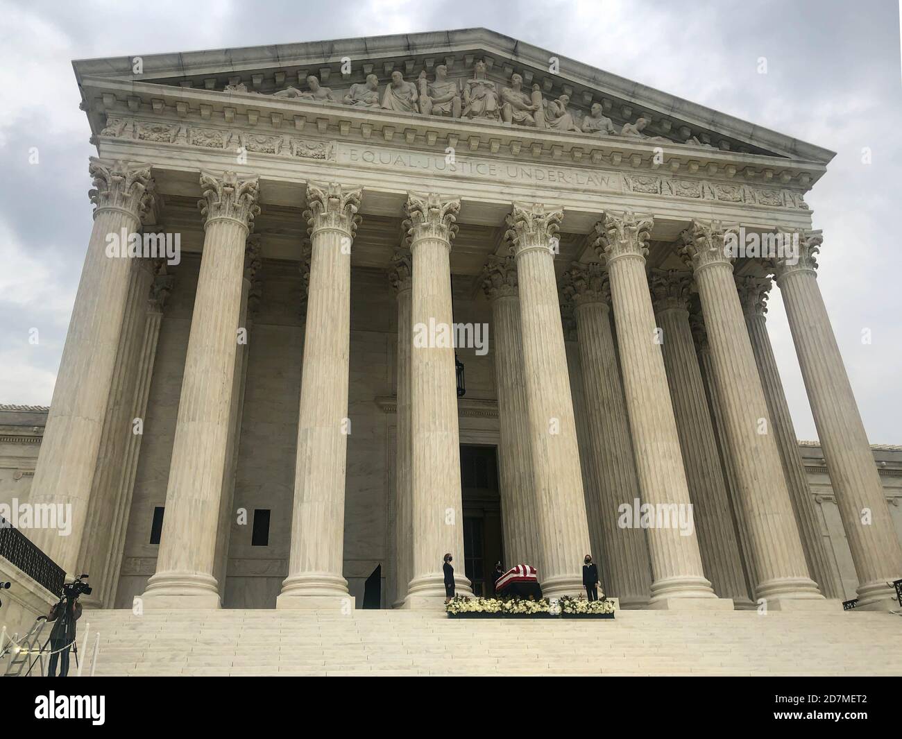 Pallbearers flank Justice Ruth Bader Ginsburg's casket at the Supreme ...