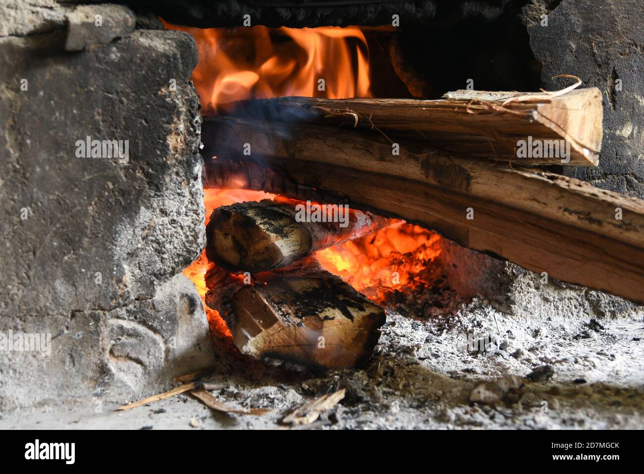 Traditional Kitchen And Fireplace High Resolution Stock Photography and ...