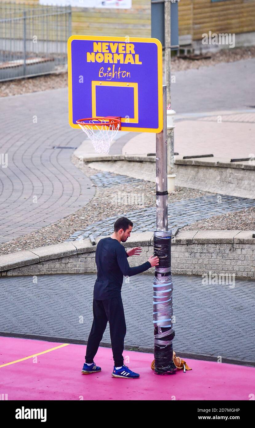 Health net logo hi-res stock photography and images - Alamy