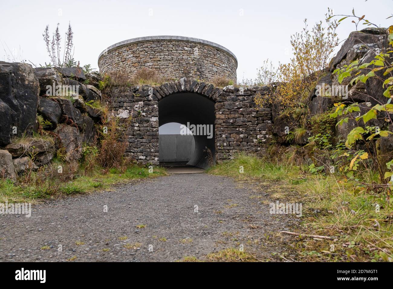 CAT CAIRN: THE KIELDER SKYSPACE - JAMES TURRELL 2000, Kielder Forest ...