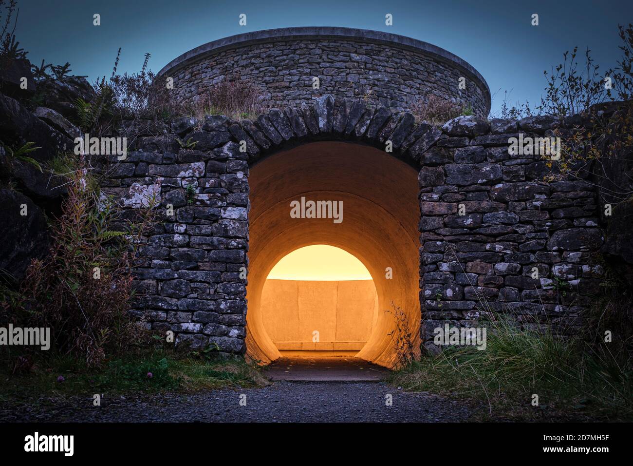 CAT CAIRN: THE KIELDER SKYSPACE - JAMES TURRELL 2000, Kielder Forest ...