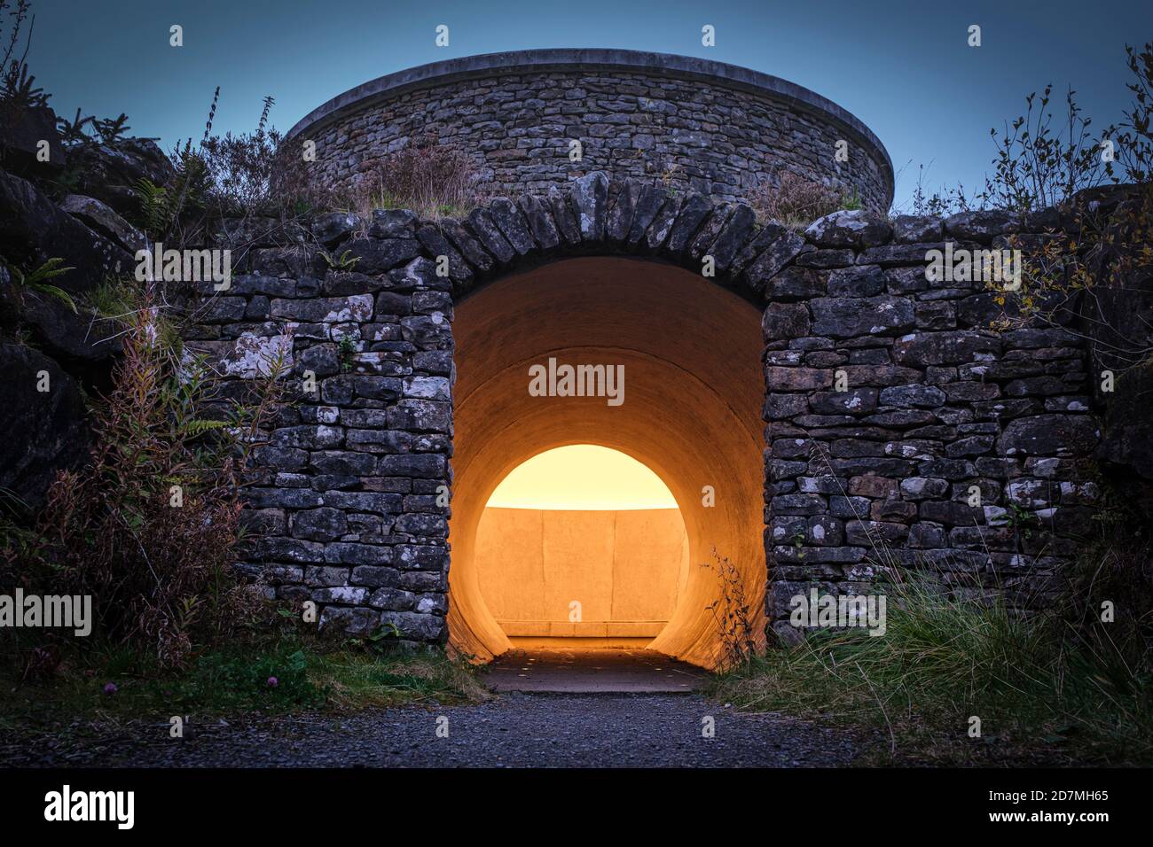 CAT CAIRN: THE KIELDER SKYSPACE - JAMES TURRELL 2000, Kielder Forest, Northumberland, England ...