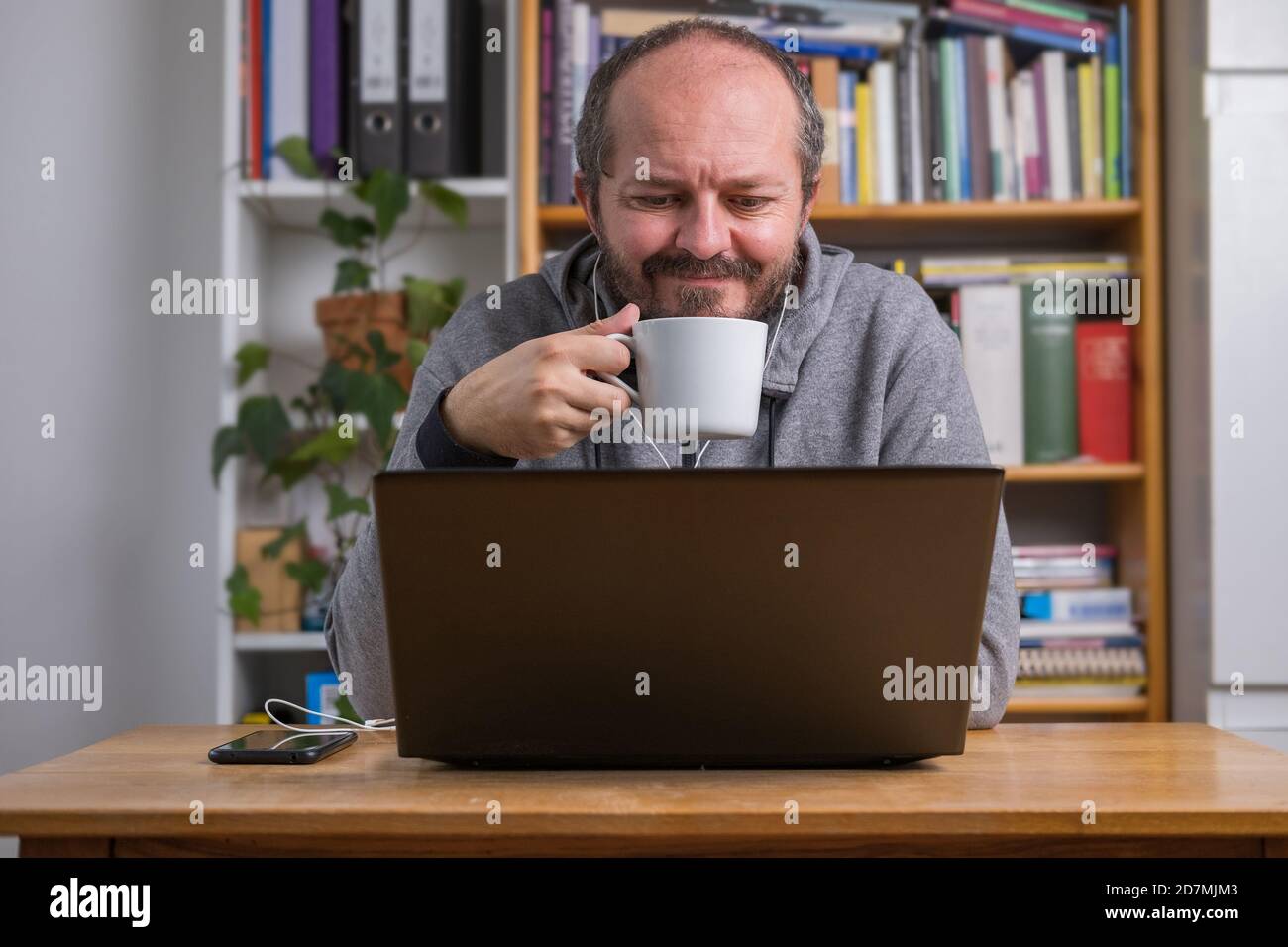 Office on computer hi-res stock photography and images - Alamy