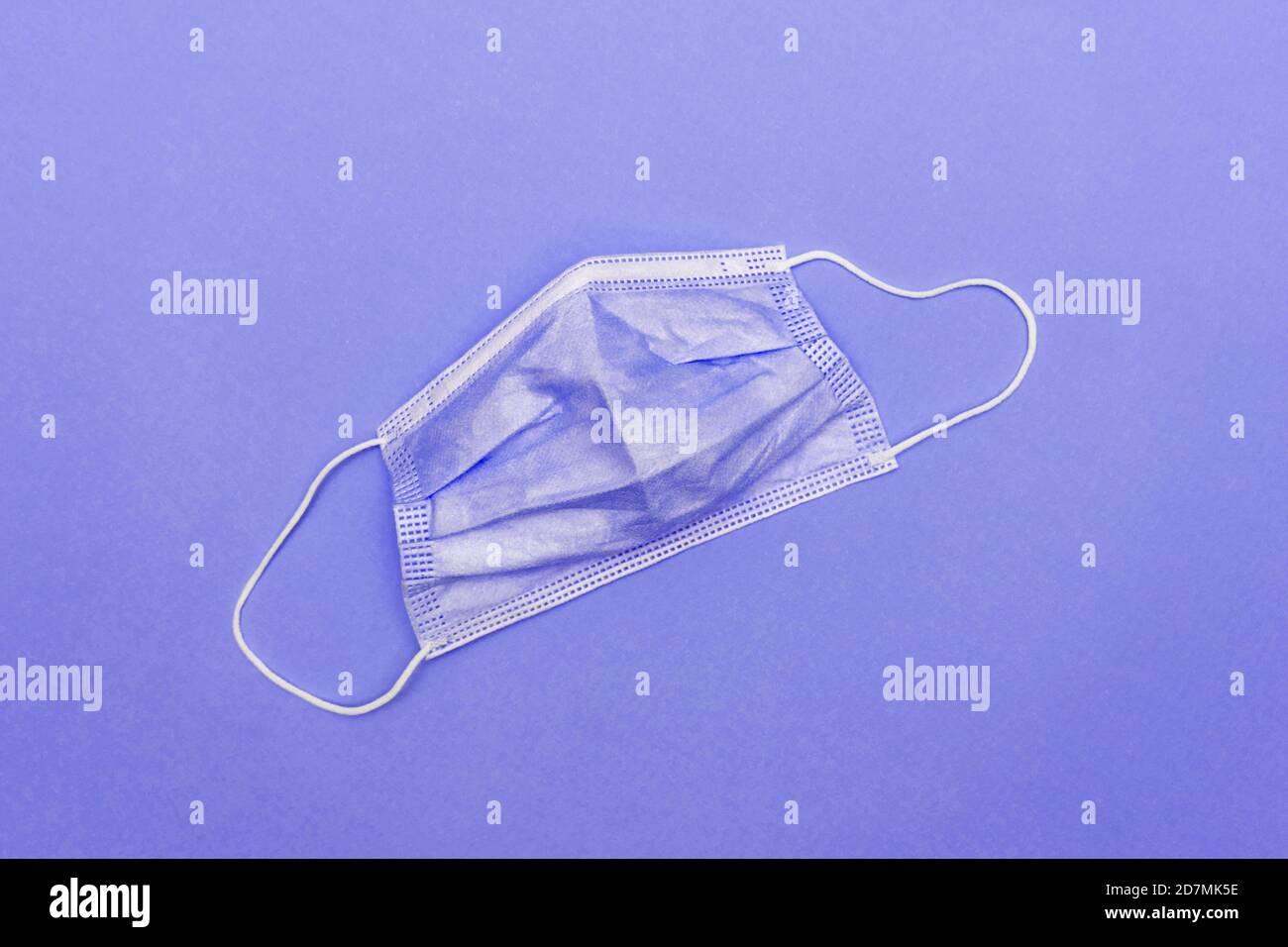 Disposable surgical face mask single use Stock Photo - Alamy