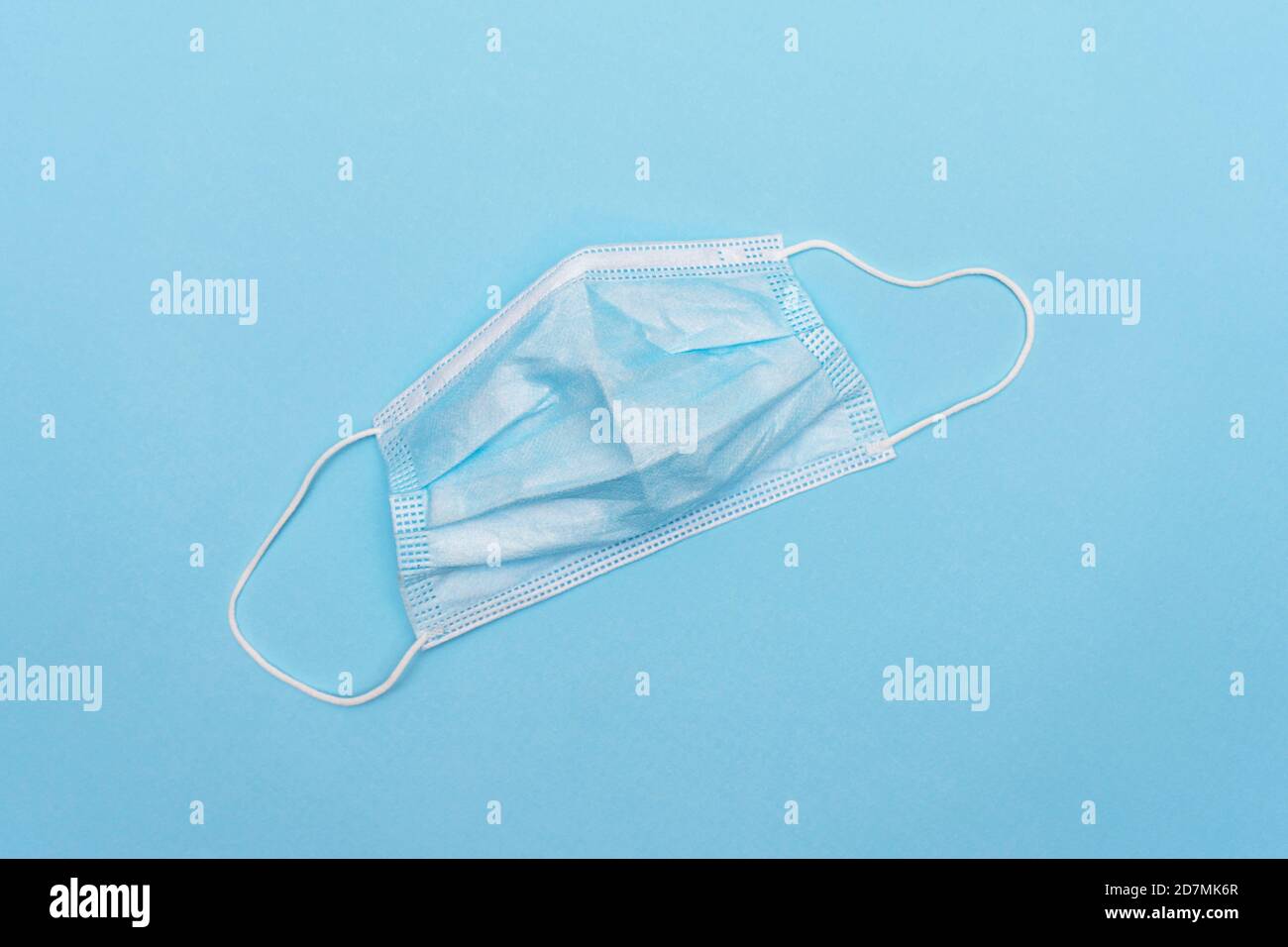 Disposable surgical face mask single use Stock Photo - Alamy