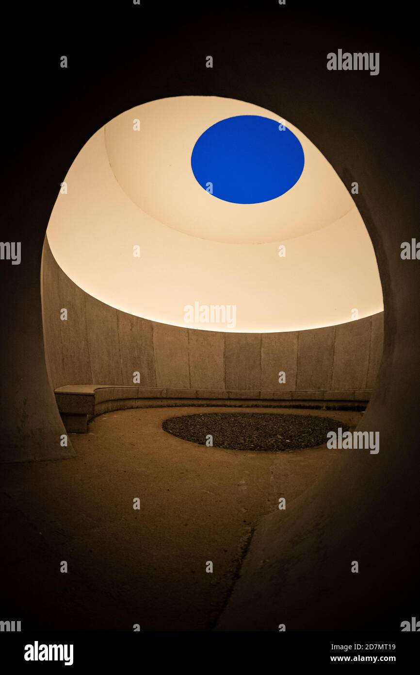 CAT CAIRN: THE KIELDER SKYSPACE - JAMES TURRELL 2000, Kielder Forest, Northumberland, England ...