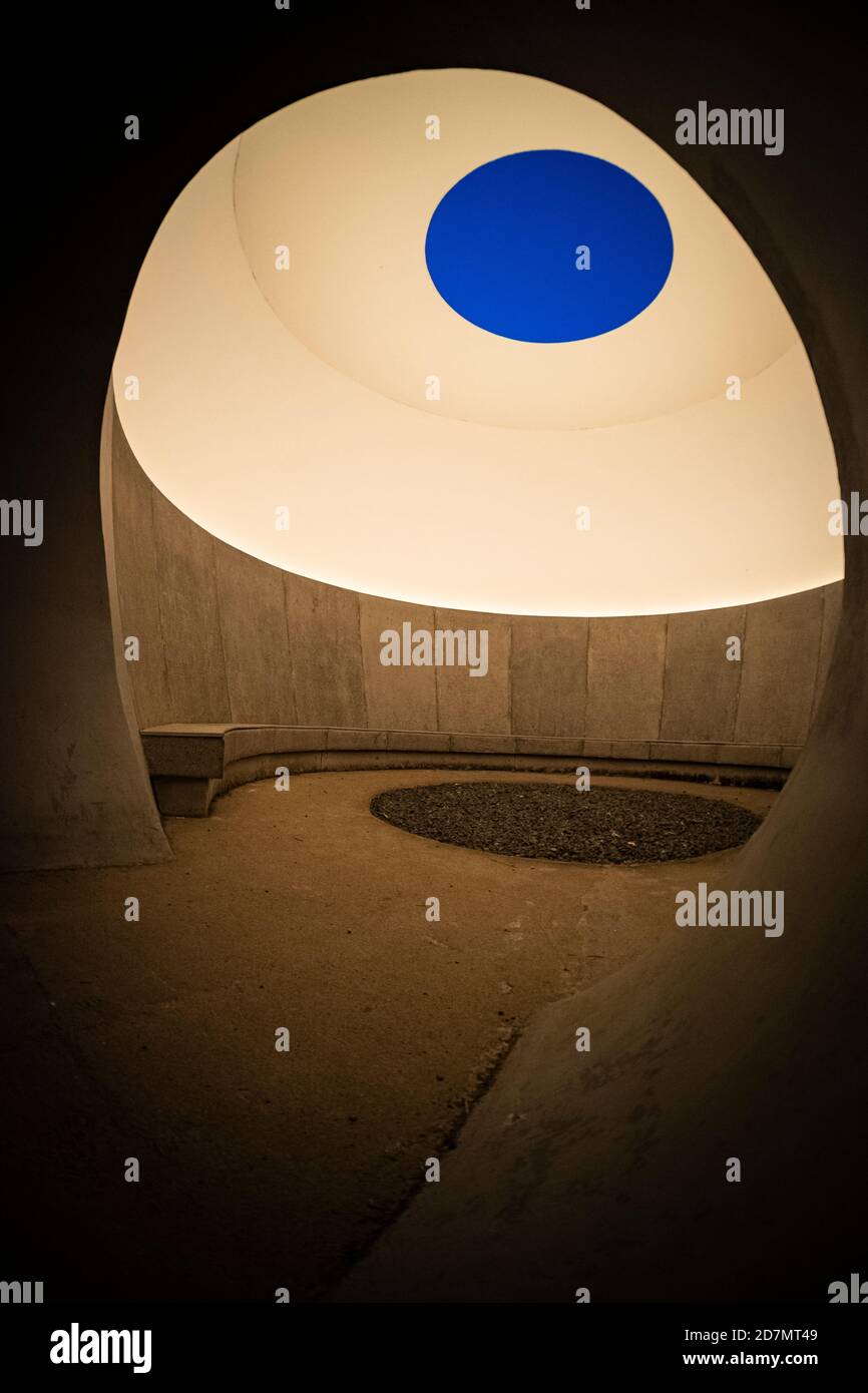 CAT CAIRN: THE KIELDER SKYSPACE - JAMES TURRELL 2000, Kielder Forest, Northumberland, England ...