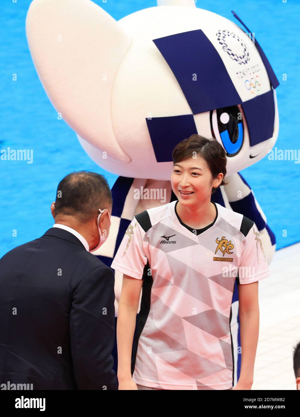 Tokyo, Japan. 24th Oct, 2020. Japanese female swimmer Rikako Ikee (R ...