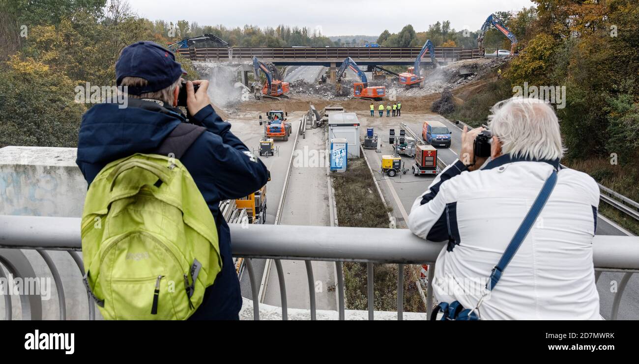 Hamburg, Germany. 24th Oct, 2020. Two men are taking pictures of the ...