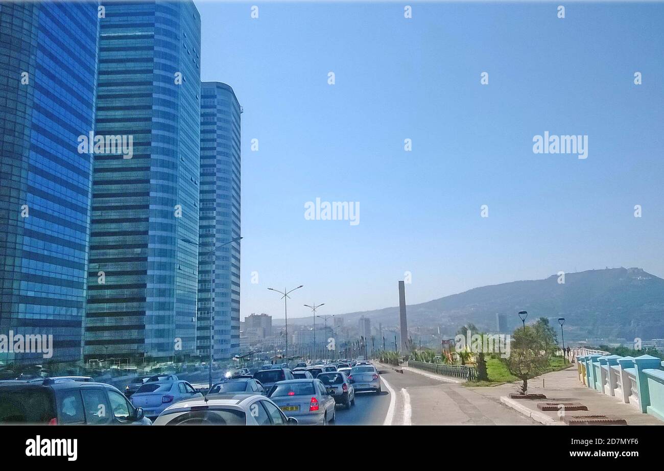 Algérie, ville d'Oran, tours sur le nouveau Front de mer Stock Photo ...