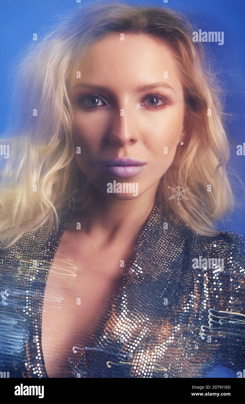 Long shutter speed female hi-res stock photography and images - Alamy