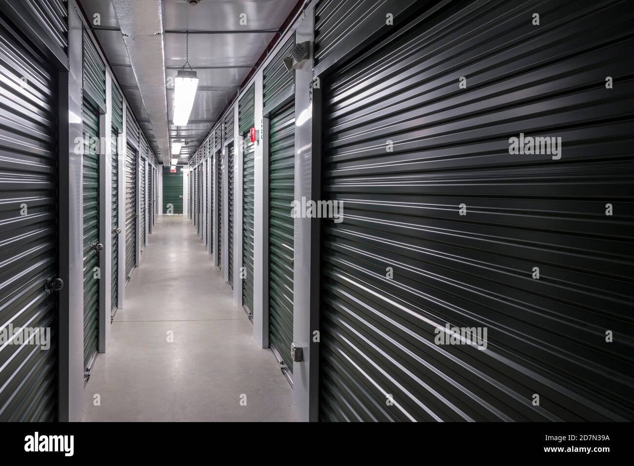 Storage hall hi-res stock photography and images - Alamy