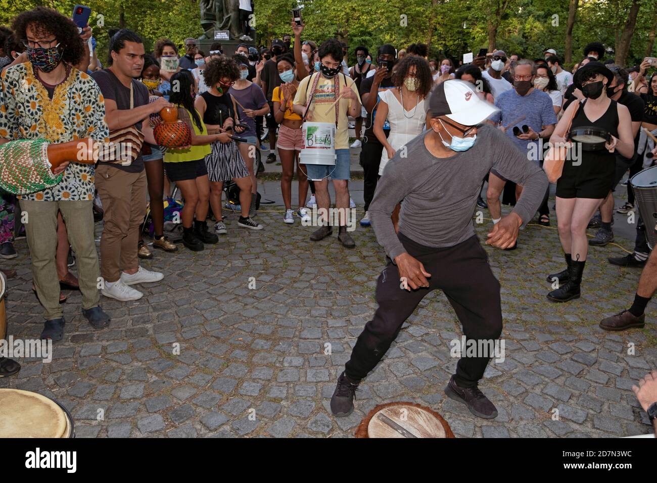 George Floyd tribute, Peaceful gathering with dancing and music at the ...