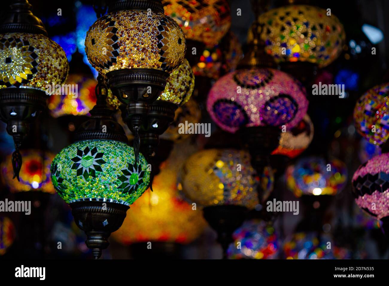 traditional Turkish lanterns at a market Stock Photo - Alamy