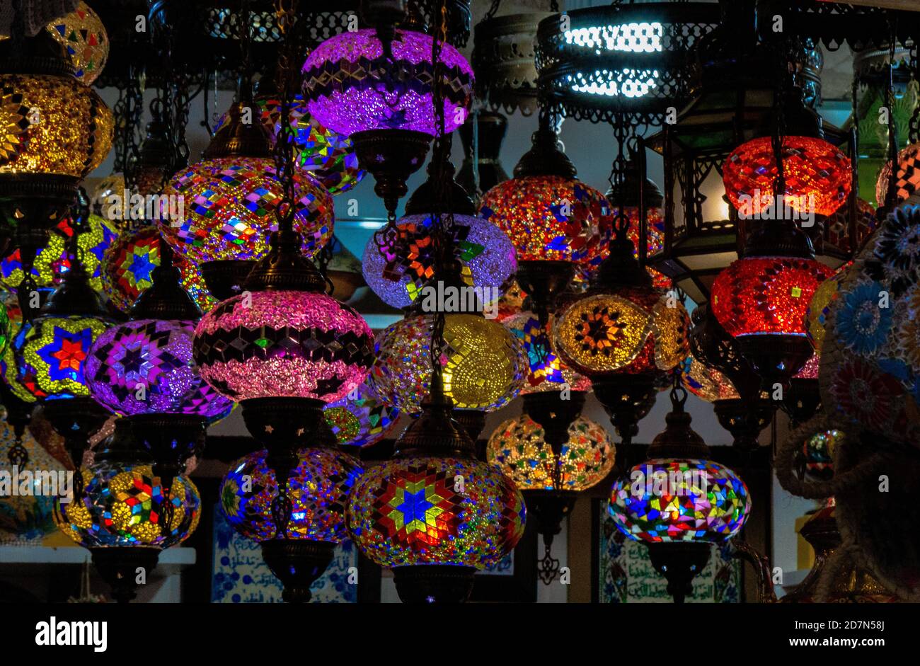traditional Turkish lanterns at a market Stock Photo - Alamy