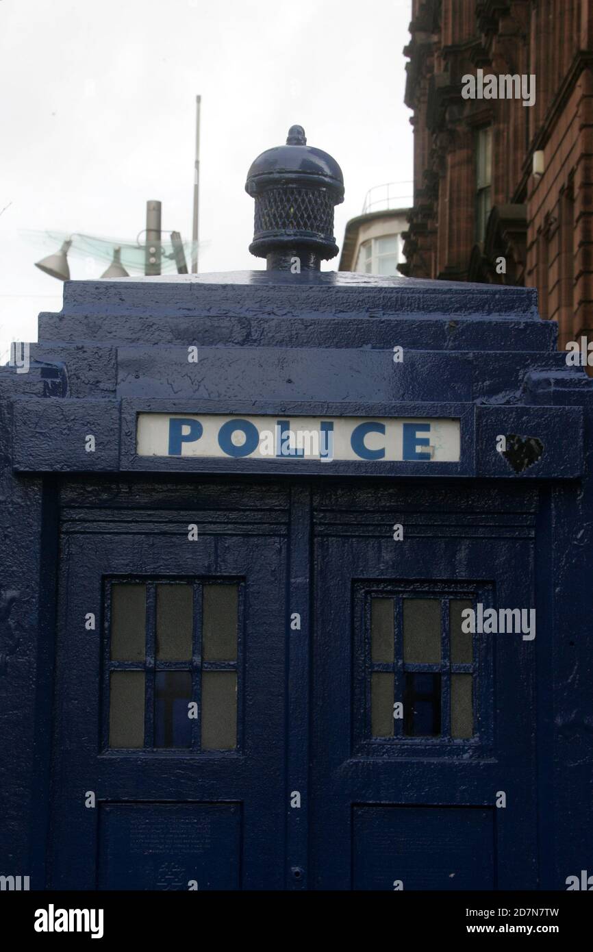 Glasgow police box ( Tardis Style ) in Buchanan St, Glasgow, Scotland ...