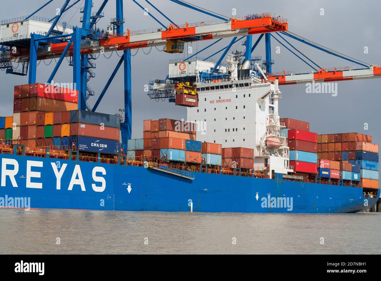 Kandla port hi-res stock photography and images - Alamy