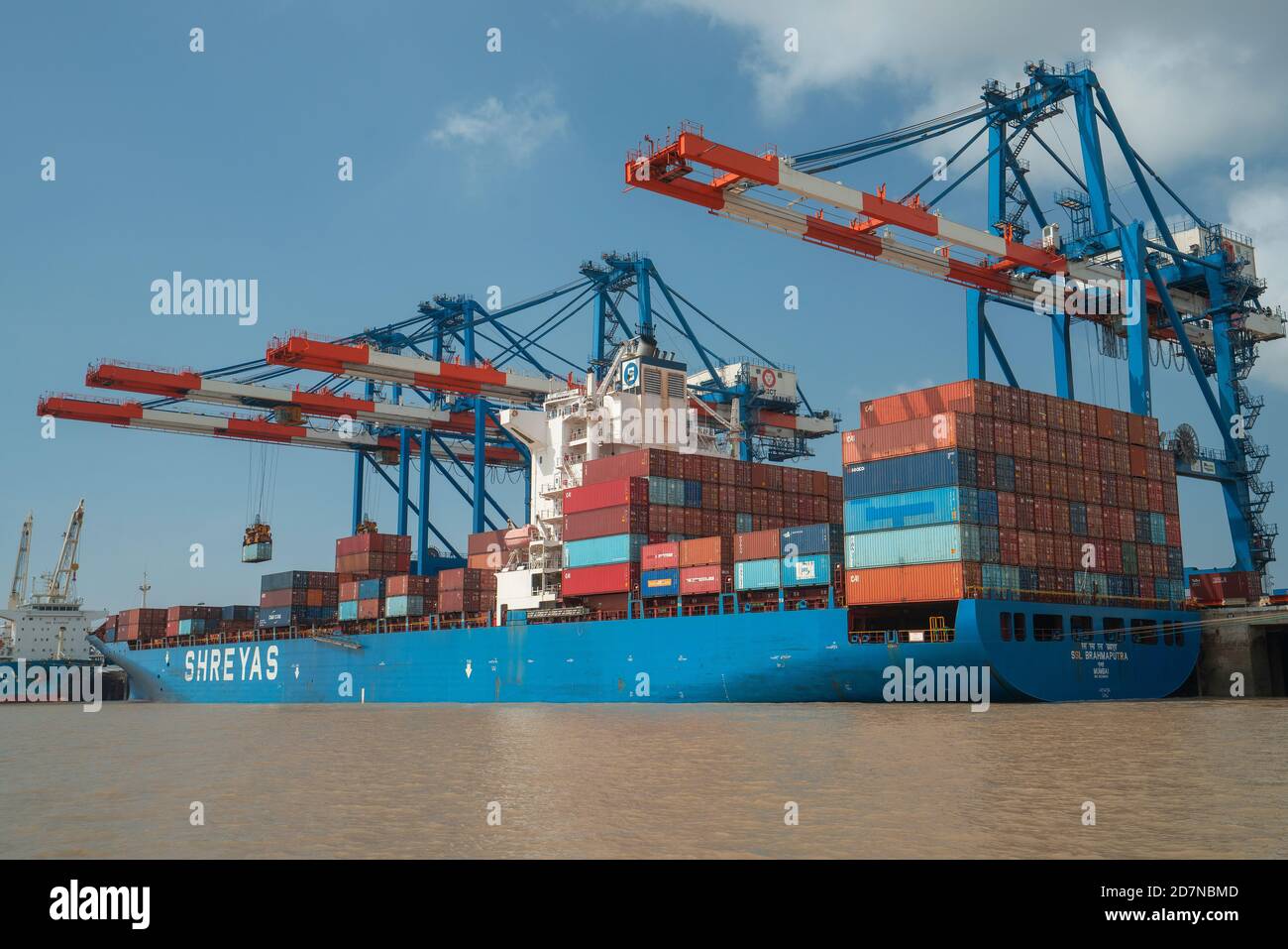 Kandla port hi-res stock photography and images - Alamy